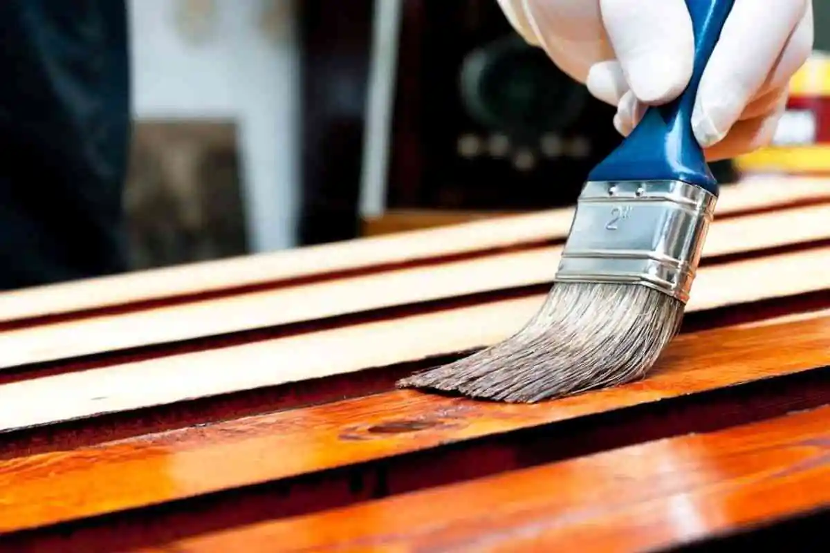Cores de verniz para madeira: como escolher o tipo e o tom corretos